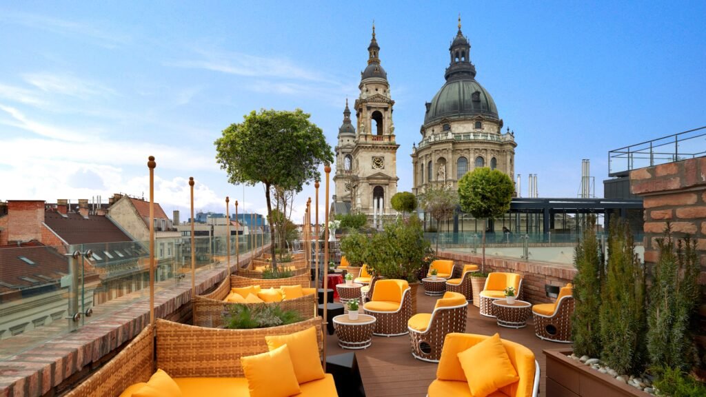 The World’s 15 Most Beautiful Rooftop Bars and Restaurants | ARCHCOD