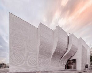 Volumetric Urban Space / LESS ARCHITECTS | ARCHCOD